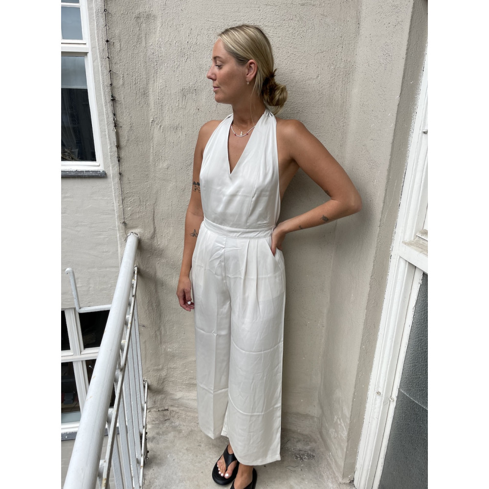 VIRAVENNA HALTERNECK JUMPSUIT